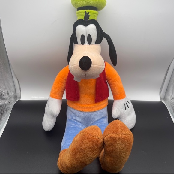 Disney | Toys | Disney Store Goofy 8 Inch Plush Stuffed Animal Toy ...